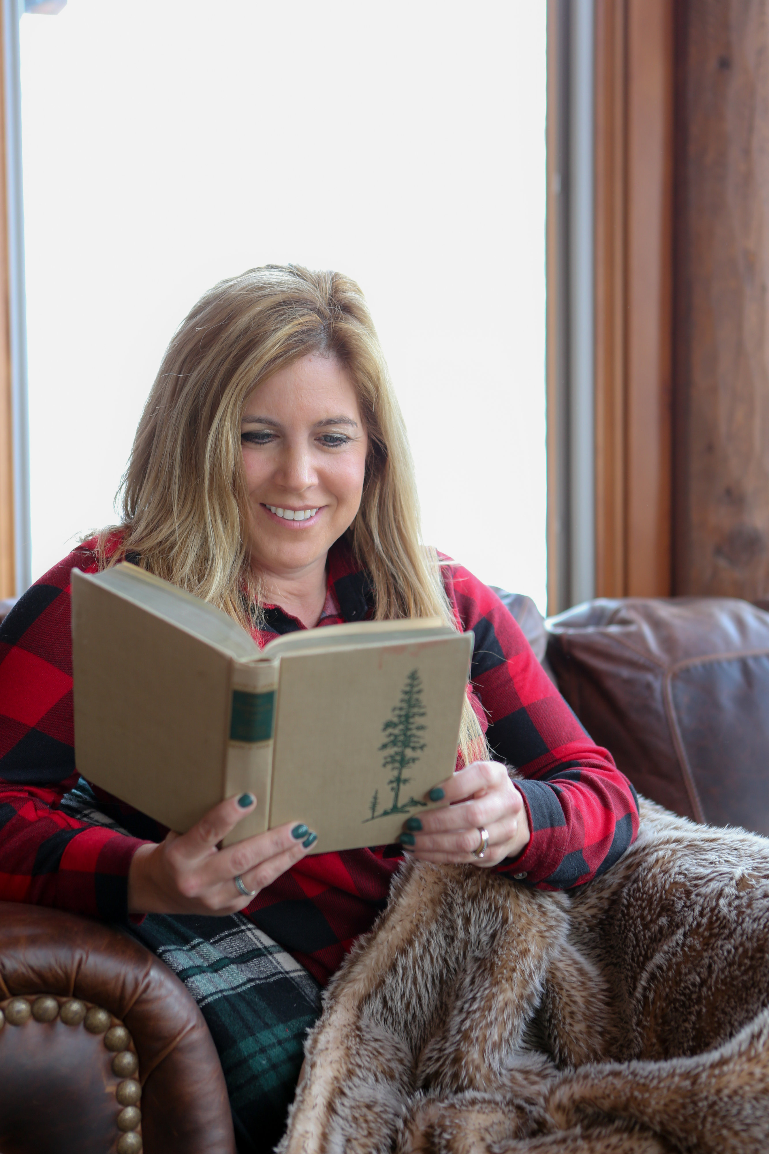 Kristin Lenz Reading ~ White Arrows Home