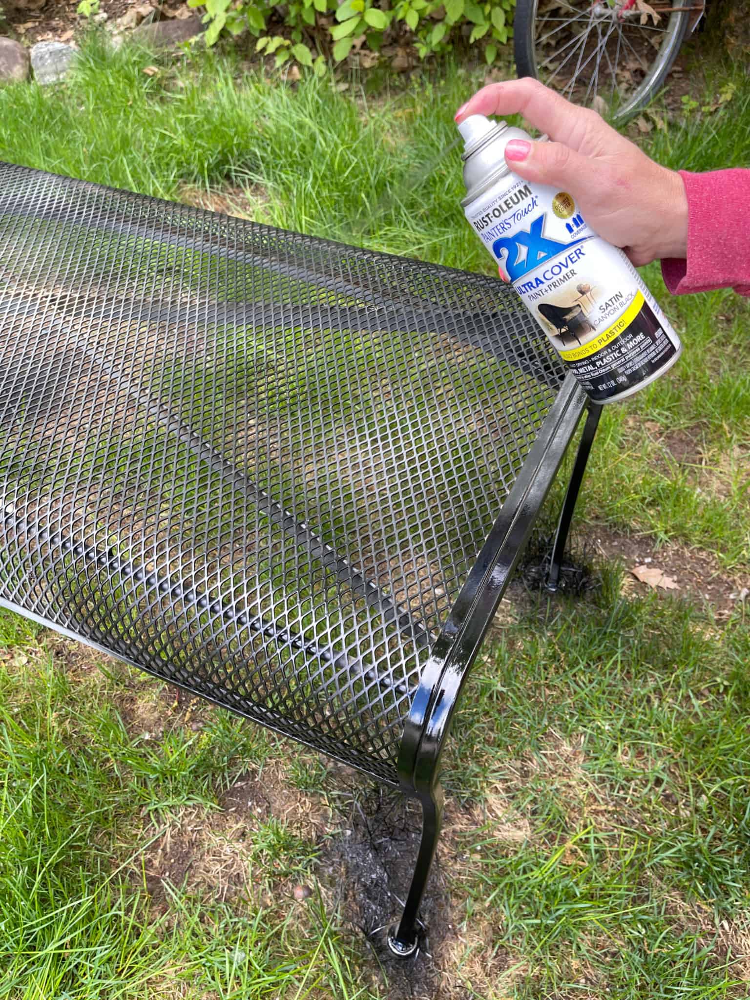 Make a Garden Bench New Again With Spray Paint ~ White Arrows Home