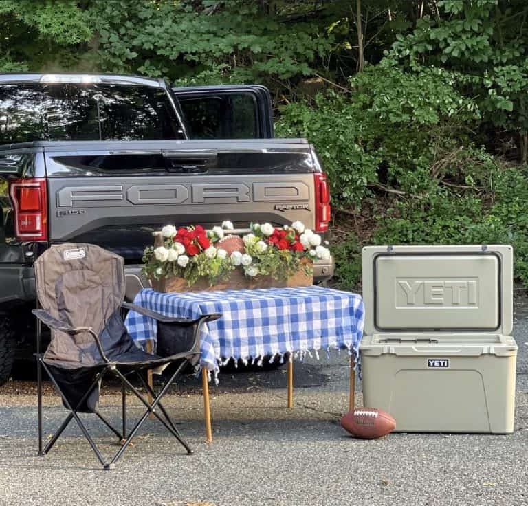 Styling a Festive Tailgate Party ~ White Arrows Home