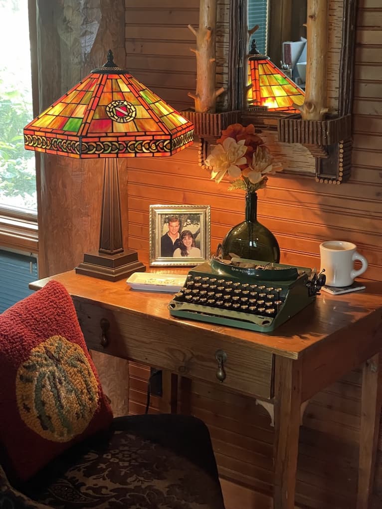 Small-Deesk-Decorated-for-Fall ~ White Arrows Home